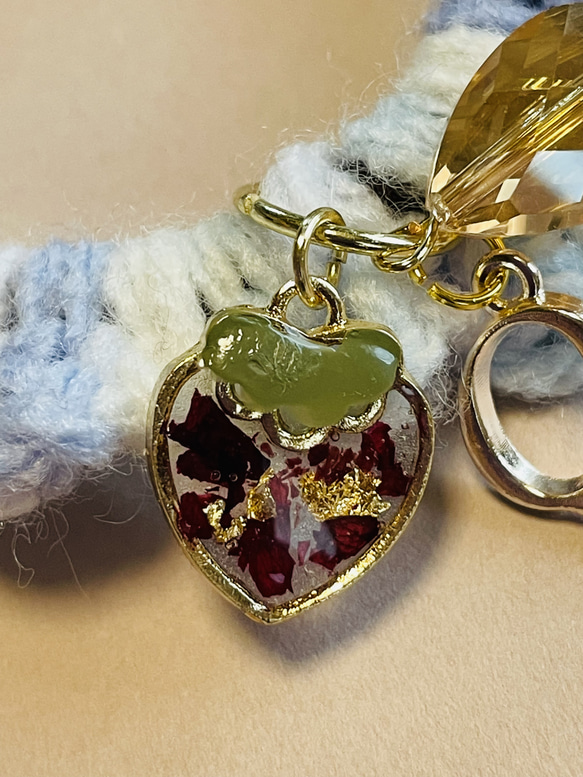 ゆめかわ☆いちごモチーフシュシュ アルファベットチャーム付き（2個セット）ブルー シュシュ Bonheur éternel 通販 ...