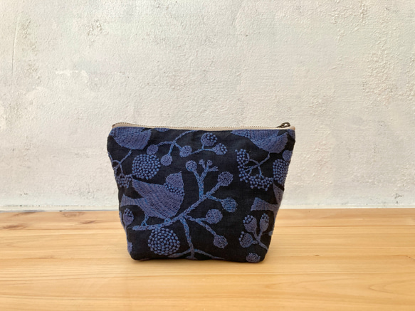 鳥の刺繍生地のポーチ ポーチ 青空鞄 通販 15332158｜Creema(クリーマ)