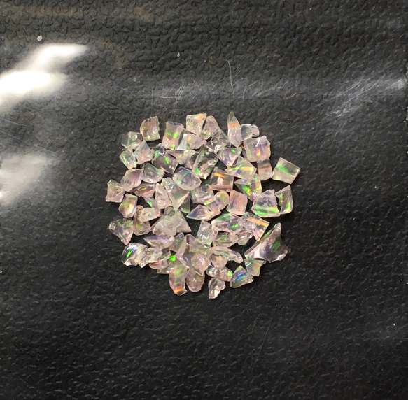 《合成オパール》(フローレスオパール) 原石 ピンク/マルチ斑 0.4g ⑰ その他素材 イノセ宝石東京 通販｜Creema(クリーマ ...