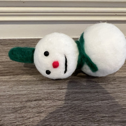 羊毛フェルト 雪だるま手のひらサイズ f00097 羊毛フェルト スマイリードロップス※プロフ必読 通販 15333747｜Creema(クリーマ)