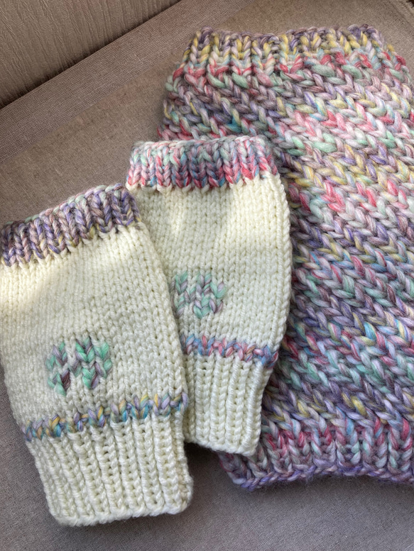 ななめ模様のネックウォーマー & メリヤス刺繍のハンドウォーマーのクリームキャンディセット＊* ネックウォーマー はなりんご 通販 ...