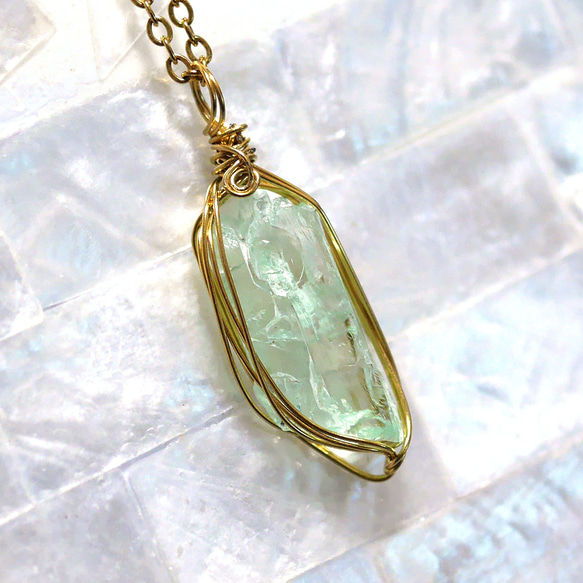 ワイヤー巻き☆宝石質 ヒデナイト_WMHN_01 ペンダントトップ サルサパリラ 通販 15344635｜Creema(クリーマ)