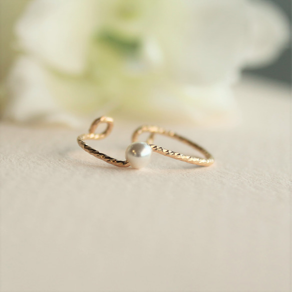 【14kgf】華奢なワイヤーグリッター×パールイヤーカフ（chic original） イヤーカフ chic 通販｜Creema(クリーマ) 15352644