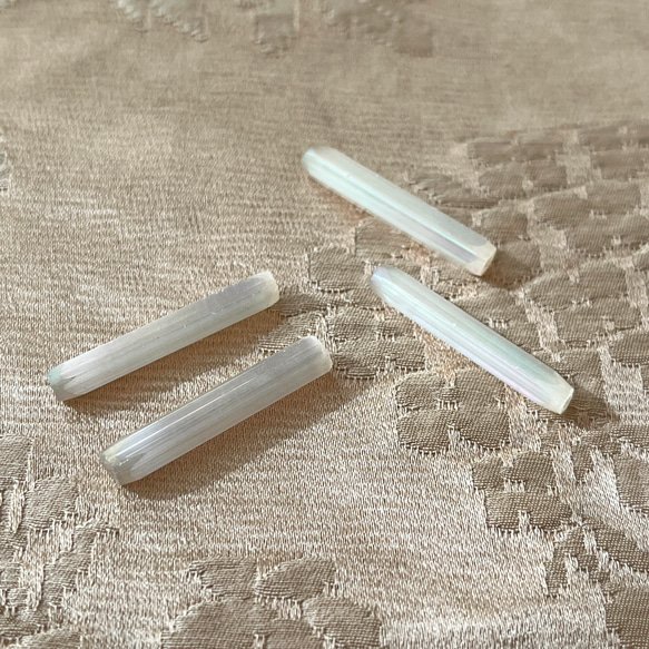 Long Bugle Beads 約27mm×4mm [BE-302]＊4本＊Antique＊ ビーズ Lyrique 通販 15356970 ...