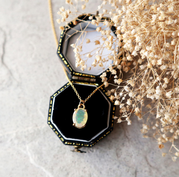 【14kgf】エチオピア産プレシャスオパールの一粒ネックレス(オーバルファセットカット)＊10月誕生石 ネックレス・ペンダント mignons 通販｜Creema(クリーマ) 15400516