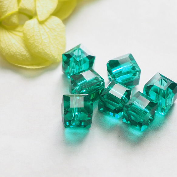 60個 キューブ ガラスビーズ 6mm ピーコックグリーン ガラスビーズ ガラスパーツ 【A712】 ビーズ ましろ工房 通販 ...