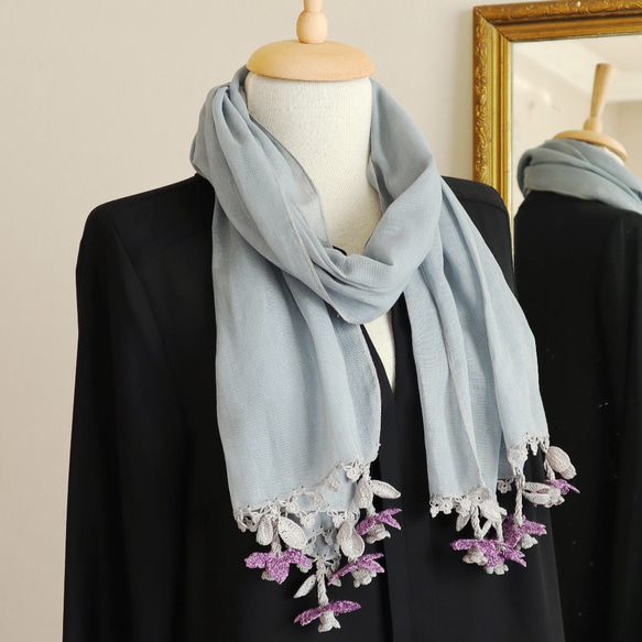 【數量有限】3D蕾絲花朵棉質披肩「水仙花」薰衣草灰色 披肩 AYTURK／アイトゥルク 的作品｜Creema 15425959