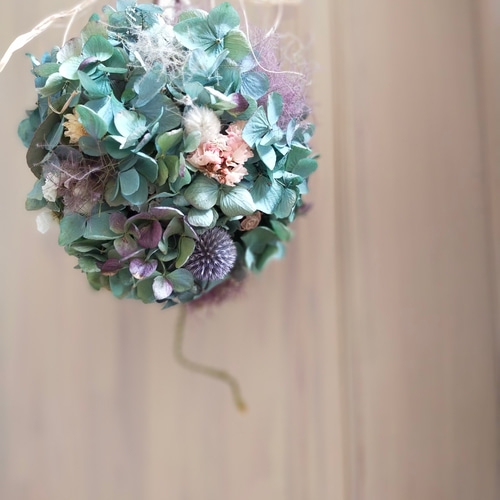 秋色紫陽花とスモークツリードライフラワーのフラワーボール 秋色紫陽花とスモークツリードライフラワーのフラワーボール