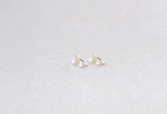 14kgf 2粒 小さな真珠のイヤリング イヤリング・ノンホールピアス lune 通販 15472730｜Creema(クリーマ)