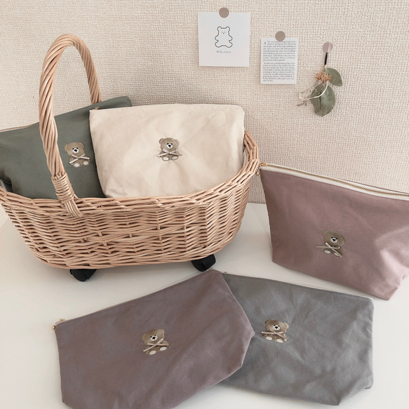 【選べる刺繍】マルチポーチ くま 刺繍 名入れ トラベルポーチ ポーチ ecru 通販 15476168｜Creema(クリーマ)