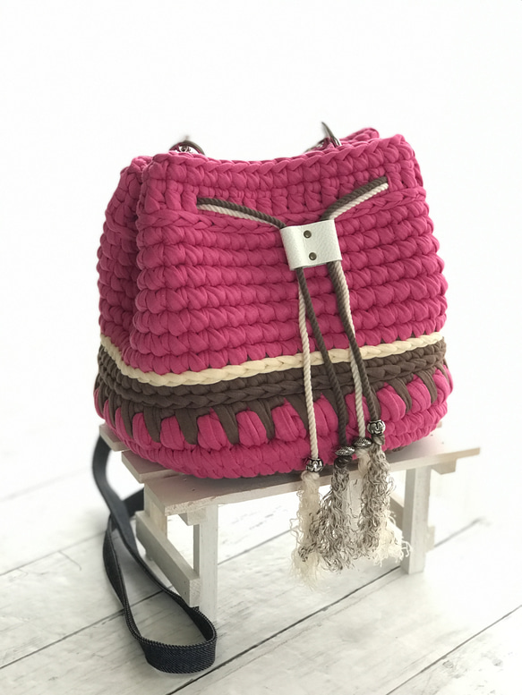 ショルダーバッグ 鮮やかなピンク ペイズリー柄の底板 ショルダーバッグ 【 ꒰ঌ 𝐀𝐢𝐥𝐞 ໒꒱ 】エール 通販 15492543 ...