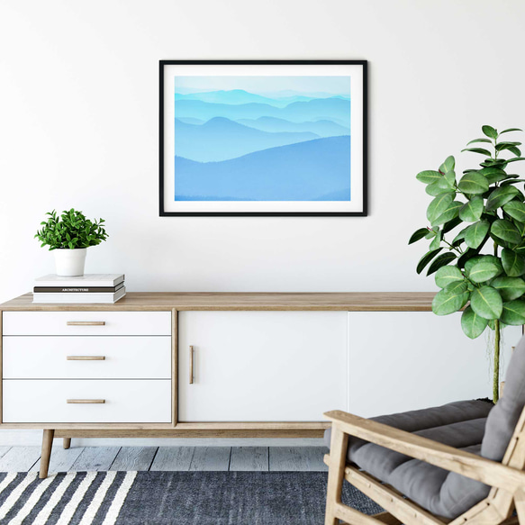 静寂を纏う碧い山脈 - 心安らぐ自然の風景をあなたの部屋に届けるアートポスター 写真・グラフィック preseART 通販 15503091｜Creema(クリーマ)