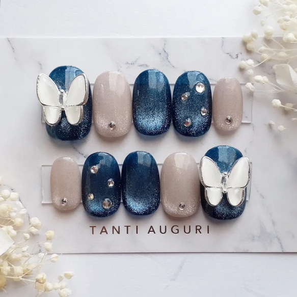 【サイズオーダー】白い蝶々のネイビー×ホワイトマグネットネイルチップ ネイルチップ（つけ爪） Polar Bear（おやすみ中） 通販 ...