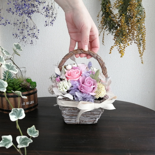 かごバスケット♪】プリザーブドフラワーのフラワーバスケット かごバスケット♪】プリザーブドフラワーのフラワーバスケット
