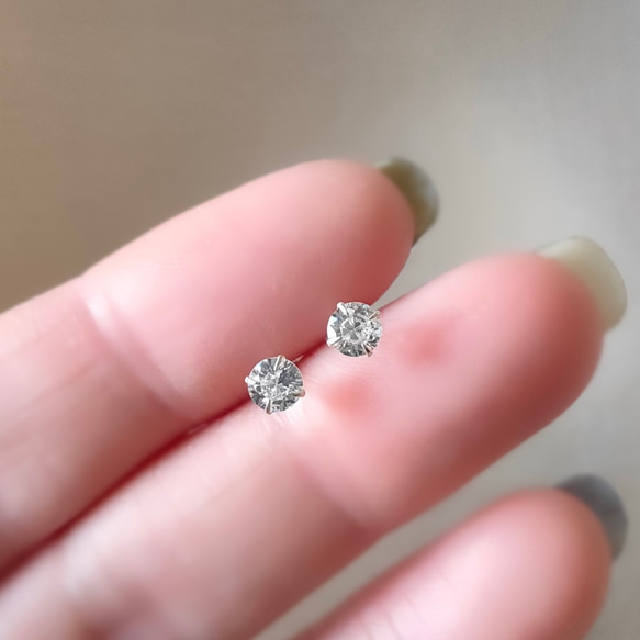 ピアス ジルコニア 一粒 シルバー925 14kgp 定番 上品 きらきら シンプル こぶり ピアス（スタッド・一粒） milly haus 通販 15578794｜Creema(クリーマ)