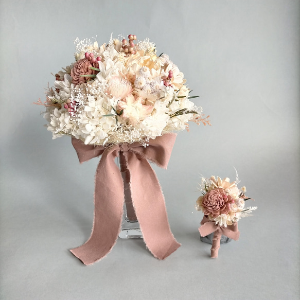 くすみピンクのふわふわラウンドブーケ 受注制作 ブライダルブーケ ドライフラワー プリザーブドフラワー 結婚式 ブーケ ブーケ 花小部屋 ...