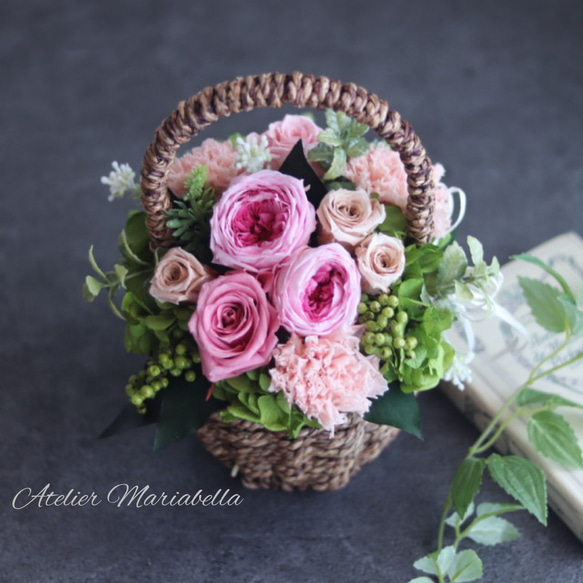 【受注製作】プリザーブドフラワーバスケットアレンジ【お祝いごと】 プリザーブドフラワー Atelier Mariabella 通販 ...