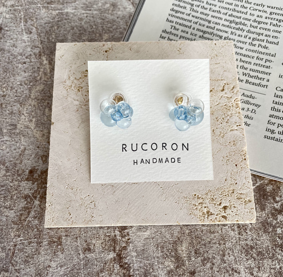 Bublle mini （ブルー） ピアス（スタッド・一粒） Rucoron 通販｜Creema(クリーマ) 15626175
