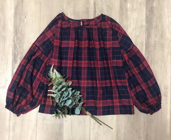 レッド×ネイビー チェック の かわいい ナチュラル ブラウス ブラウス ＊～lililas～＊ 通販 15629114｜Creema(クリーマ)