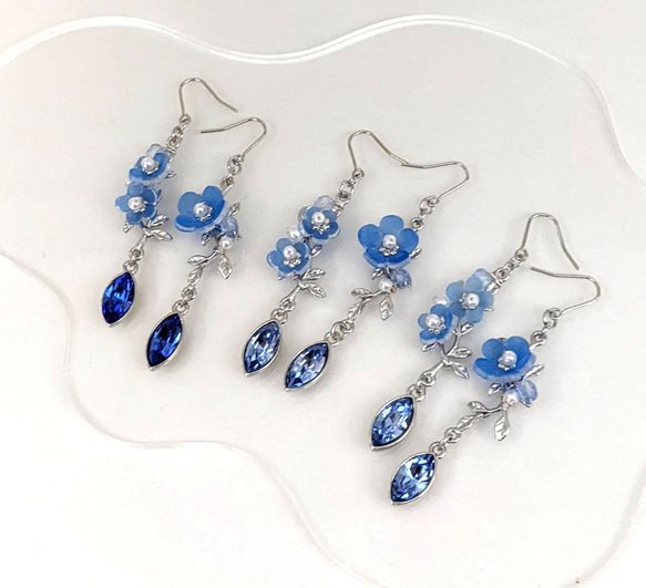 【受注生産】ネモフィラのピアス（イヤリング可） 晴れやかブルー2025 ピアス（フック・チェーン） kamelia 通販 15654886 ...
