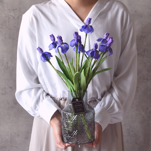 ◇粘土のお花◇ 菖蒲(あやめ) ブルーガラスボトル A791 アート ◇粘土のお花◇ 菖蒲(あやめ) ブルーガラスボトル A791 アート