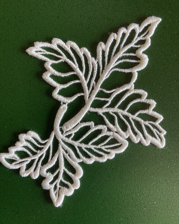 レースモチーフリーフ柄・リーフ柄ケミカルアップリケ 左右組 #5704 その他ファッション雑貨 Madame Emiko 通販｜Creema(クリーマ) 15677202