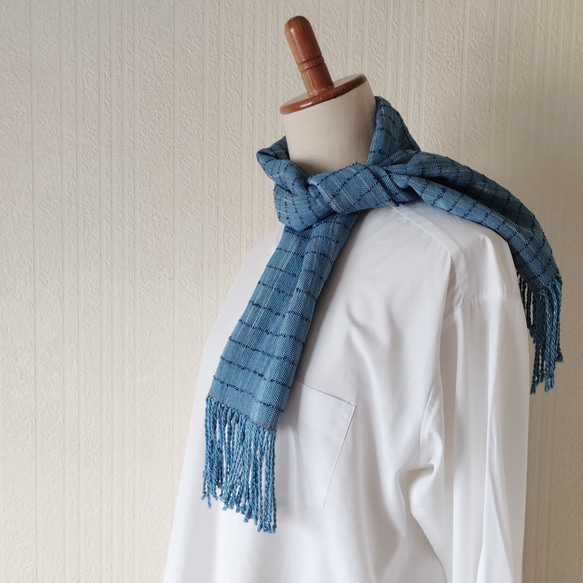 藍染め ストール 手織り シルク インディゴブルー 草木染め ミニスカーフ ストール itsuorun イツオルン 通販 15677482｜Creema(クリーマ)