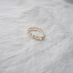 小粒パールのビーズリング 《 mini pearl ring 》 淡水パール 誕生日 プレゼント 指輪・リング ONiON 通販 15681200｜Creema(クリーマ)