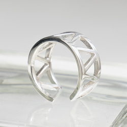 Triangle Openwork Earcuff / SV925 ≪送料無料≫ イヤーカフ Kumpel by p 通販 15698448｜Creema(クリーマ)
