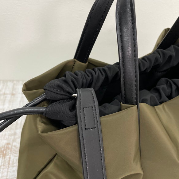 超軽量??パイソンショルダー付き 巾着ナイロンbag 2col ショルダーバッグ Ha-chi☆ 通販 15705700｜Creema(クリーマ)