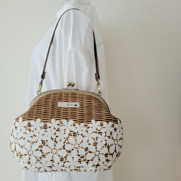 バスケットとレース柄 がま口バッグ その他バッグ Ricchi 通販 15758743｜Creema(クリーマ)
