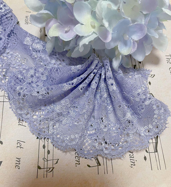 B282 艶感あり両山紫色小花柄ストレッチレース 手芸用品 レース ʚmummyɞ 通販 15778510｜Creema(クリーマ)