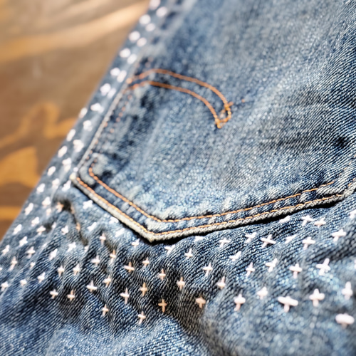 太陽 雨 イメージ 刺し子 パッチワーク USED デニムパンツ Levi 太陽 雨 イメージ 刺し子 パッチワーク USED デニムパンツ Levi