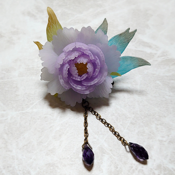 牡丹の花のヘアクリップ(薄紫) ブローチ ひめもも 通販 15790389｜Creema(クリーマ)
