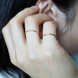 つけっぱなしok ハンマー加工の14kgfリング スキンジュエリー テクスチャー ゴールド 華奢リング 指輪 重ね付け 指輪・リング Saya ︎ 通販 15813751｜Creema(クリーマ)