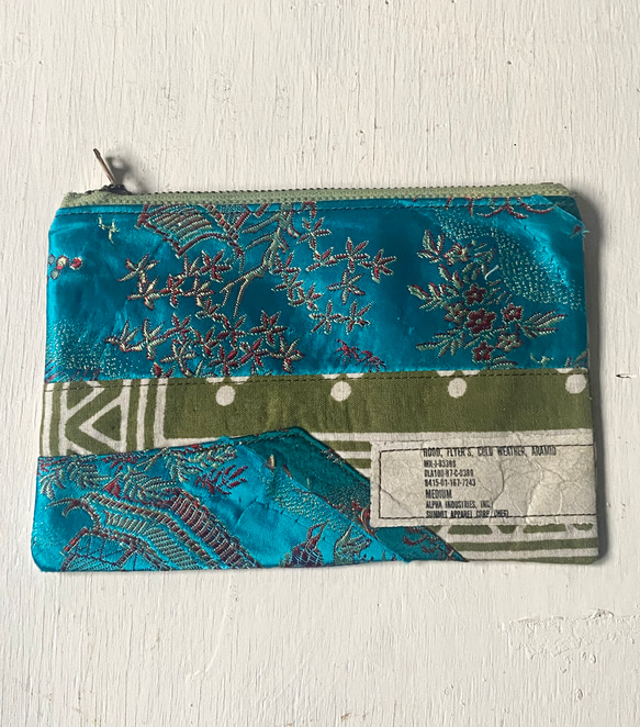 pouch /ヴィンテージテキスタイルのパッチワークポーチ tf-367e ポーチ a gogo (ゴゴ) 通販 15819909｜Creema(クリーマ)