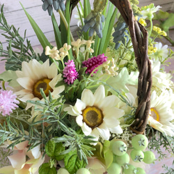 白いひまわりのグリーンたっぷりガーデンバスケット/ナチュラルフラワーアレンジメント/母の日/ギフト対応 アートフラワー wa工房 通販 ...