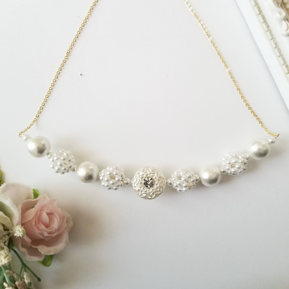 チェコガラスボタンのネックレス 結婚式、成人式、卒業式、入学式、セレモニー、披露宴、お呼ばれアクセサリー ネックレス・ペンダント saia ...