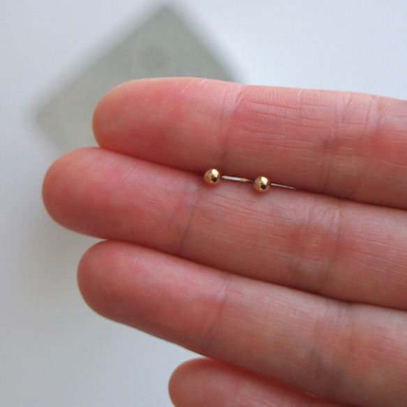 【2way】14kgf 極小3mm ボールピアス パールキャッチ ピアス（スタッド・一粒） C 通販｜Creema(クリーマ) 15847307