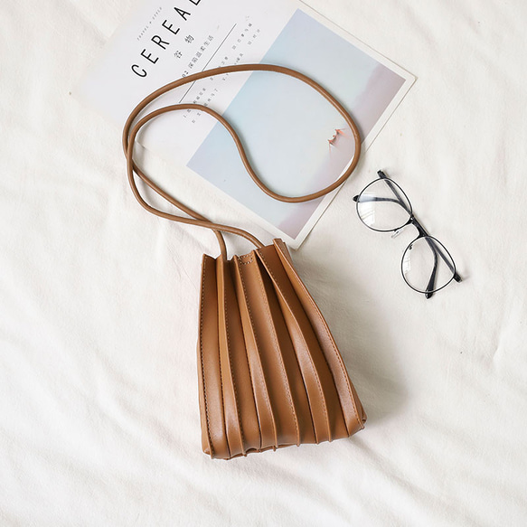 6色 スマホポシェット スマホショルダー 縦型 柔らかい スマホポーチ 斜め掛けバッグ ミニ鞄 送料無料 ポシェット kaka store ...