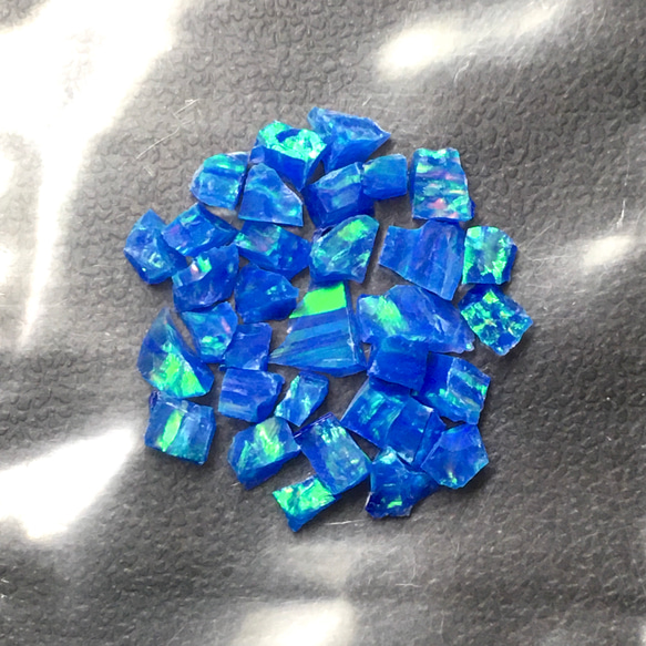 【現品限り】《人工オパール》(ネオンオパール) 原石 ブルー/緑斑(強斑タイプ) 1.0g ⑨ (樹脂含侵) その他素材 イノセ宝石東京 通販 ...