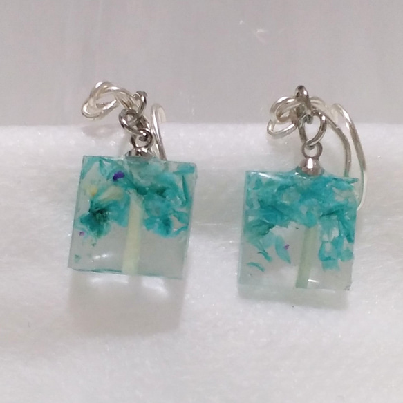 樹の耳飾り 水色の樹 ※パーツ変更可 イヤーカフ てあ工房byたえ 通販 15869791｜Creema(クリーマ)