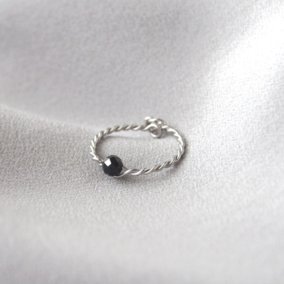 Twist Point Ring（ブラックスピネル） 指輪・リング Amagris 通販 15874194｜Creema(クリーマ)