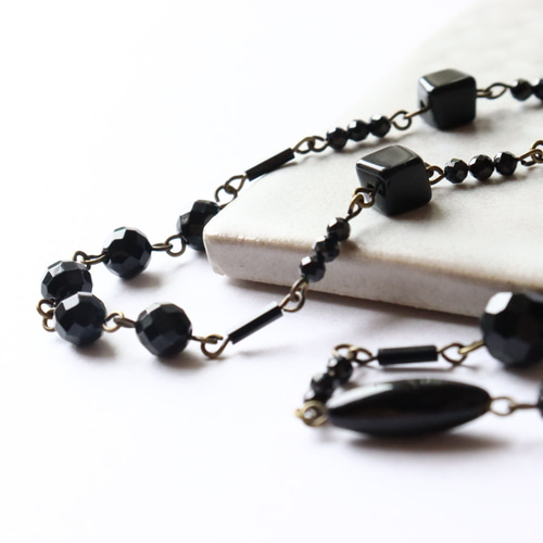 vintageブラックビーズのロングネックレス ネックレス vintageブラックビーズのロングネックレス ネックレス