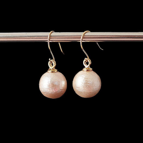 コットンパール ピンク系 ラウンド 約8mm / 14kgf ゴールドフィールド製 フック ピアス ピアス（フック・チェーン） koko ココ 通販 15889635｜Creema(クリーマ)