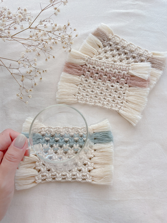 ふわふわフリンジのマクラメコースター/キッチン雑貨/マクラメ/コースター コースター ameri macrame 通販 15891165｜Creema(クリーマ)