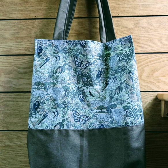 ショルダー紐のトートバッグ「リバティプリント」 トートバッグ アンジェリカ ガーランド ハンドメイド 通販 15895252｜Creema(クリーマ)