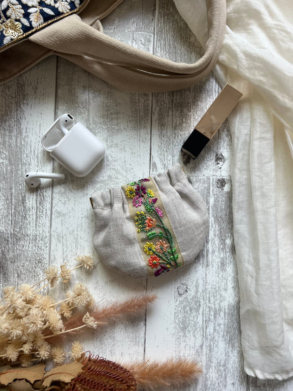 インド刺繍リボンのコロンとバネポーチ リネンベージュ×colorful ポーチ toi toi toi 通販 15903535｜Creema ...