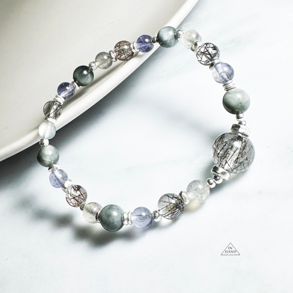 【都市の光と影～黒髪クォーツ・ラブラドライト・コーディエライト・スターリングシルバー デザインブレスレット】 ブレスレット IN HAND ...