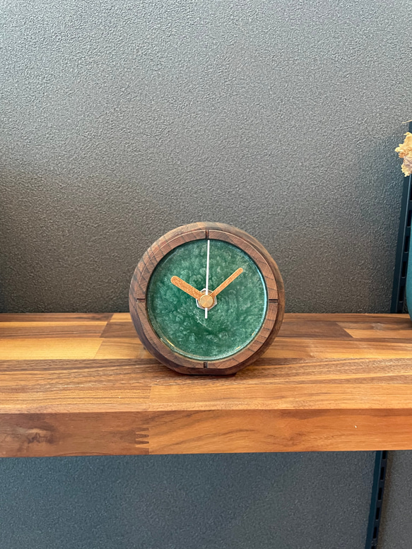 シンプルな置き時計オールド風に 掛け時計・置き時計 WOODGARD 通販 15938811｜Creema(クリーマ)